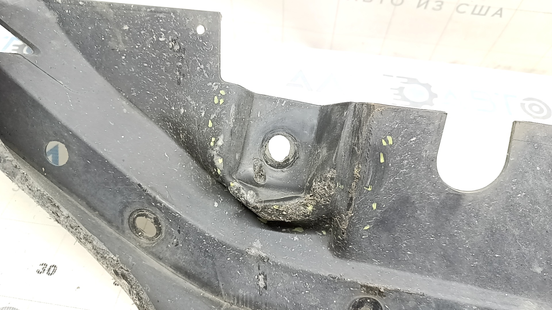 Губа переднего бампера Jeep Compass 17-21 структура, затерта, надорвана ...