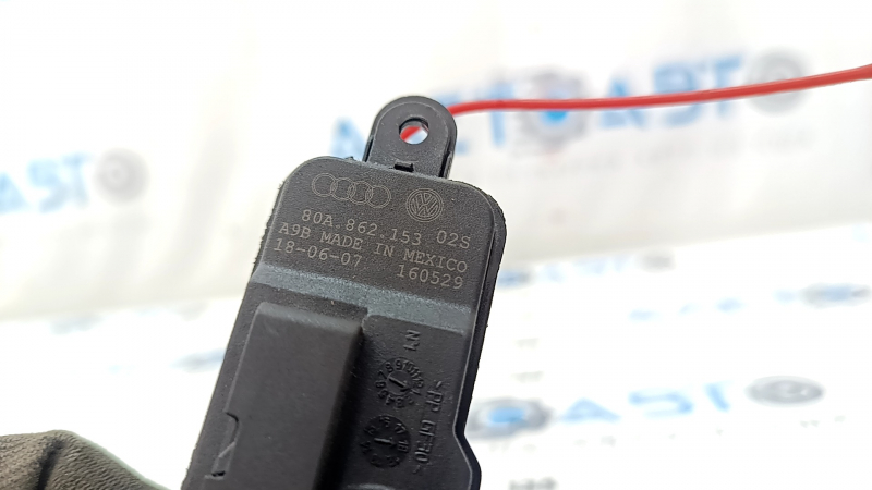 Blocare capac rezervor combustibil Audi Q5 80A 18- 80A862153 cod 397725 ...