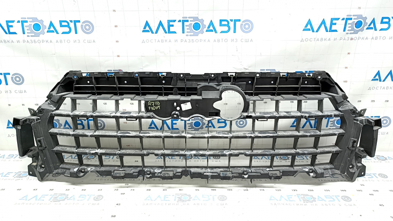 Каркас решетки радиатора grill Audi Q7 16-19 сломаны крепления ...