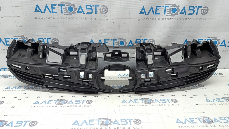 Решетка радиатора grill Toyota Prius 50 16-18 без парктроников ...