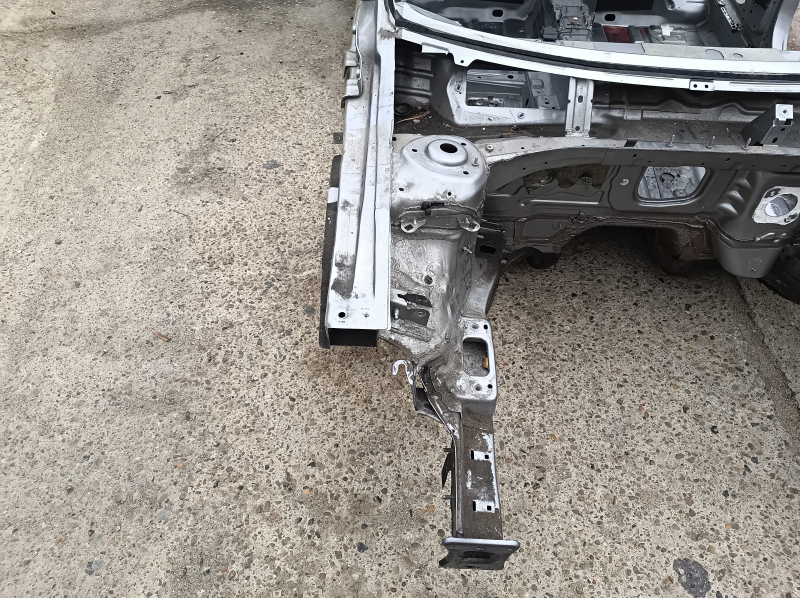 Четверть передняя правая VW Jetta 19-26 на кузове, серебро 5Q0805115E ...