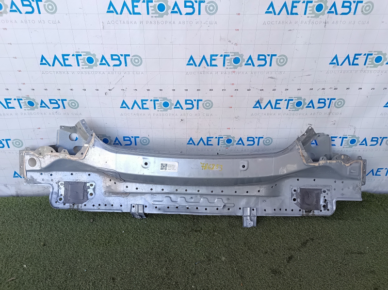 Задняя панель Mercedes W213 E 300/350 17-23 высверлена, серебро ...