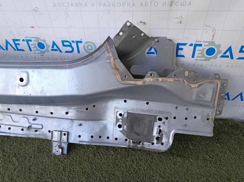 Задняя панель Mercedes W213 E 300/350 17-23 высверлена, серебро ...