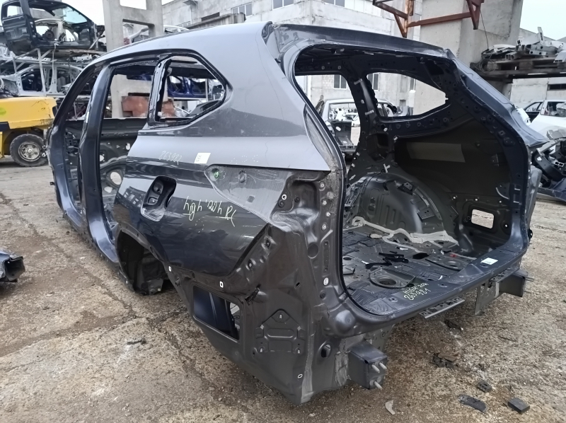 Aripă spate stânga Toyota Highlander 20-25 sub BSM, grafit, pe ...