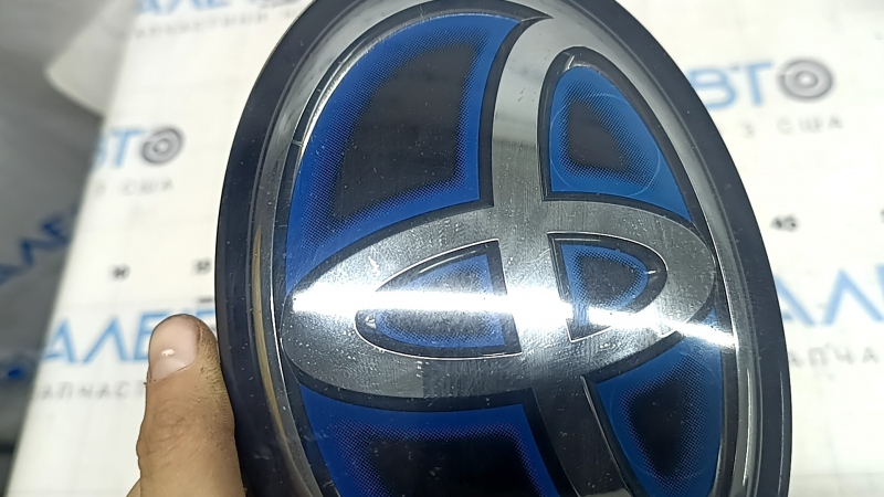 Эмблема решетки радиатора grill Toyota Sienna 21-25 под радар, песок ...